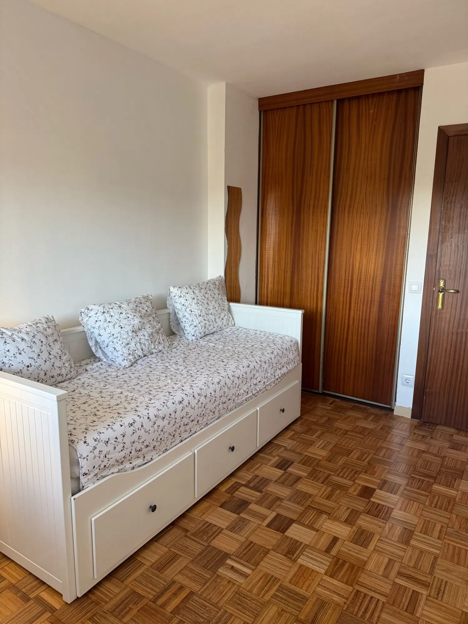 Alquiler de Piso en avenida de Pando, 47, HUCA-La Cadellada, Oviedo | 800 € | Kelify