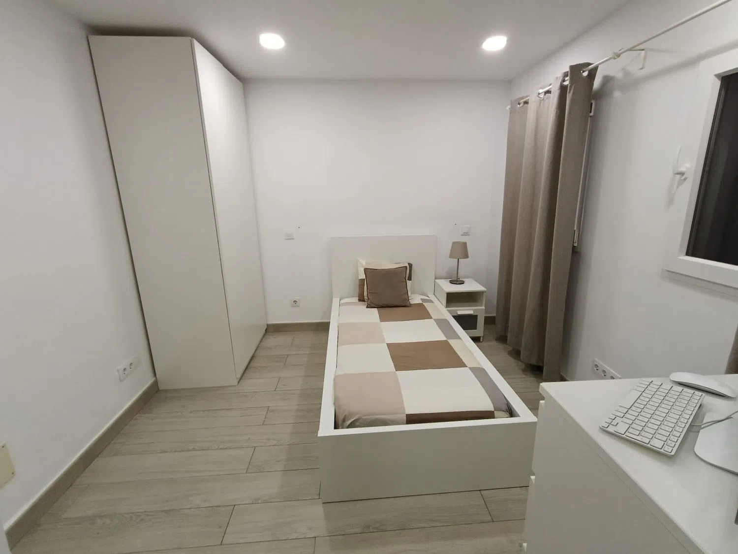 Alquiler de Ático en calle Bernardo de la Torre, 33, Santa Catalina ...