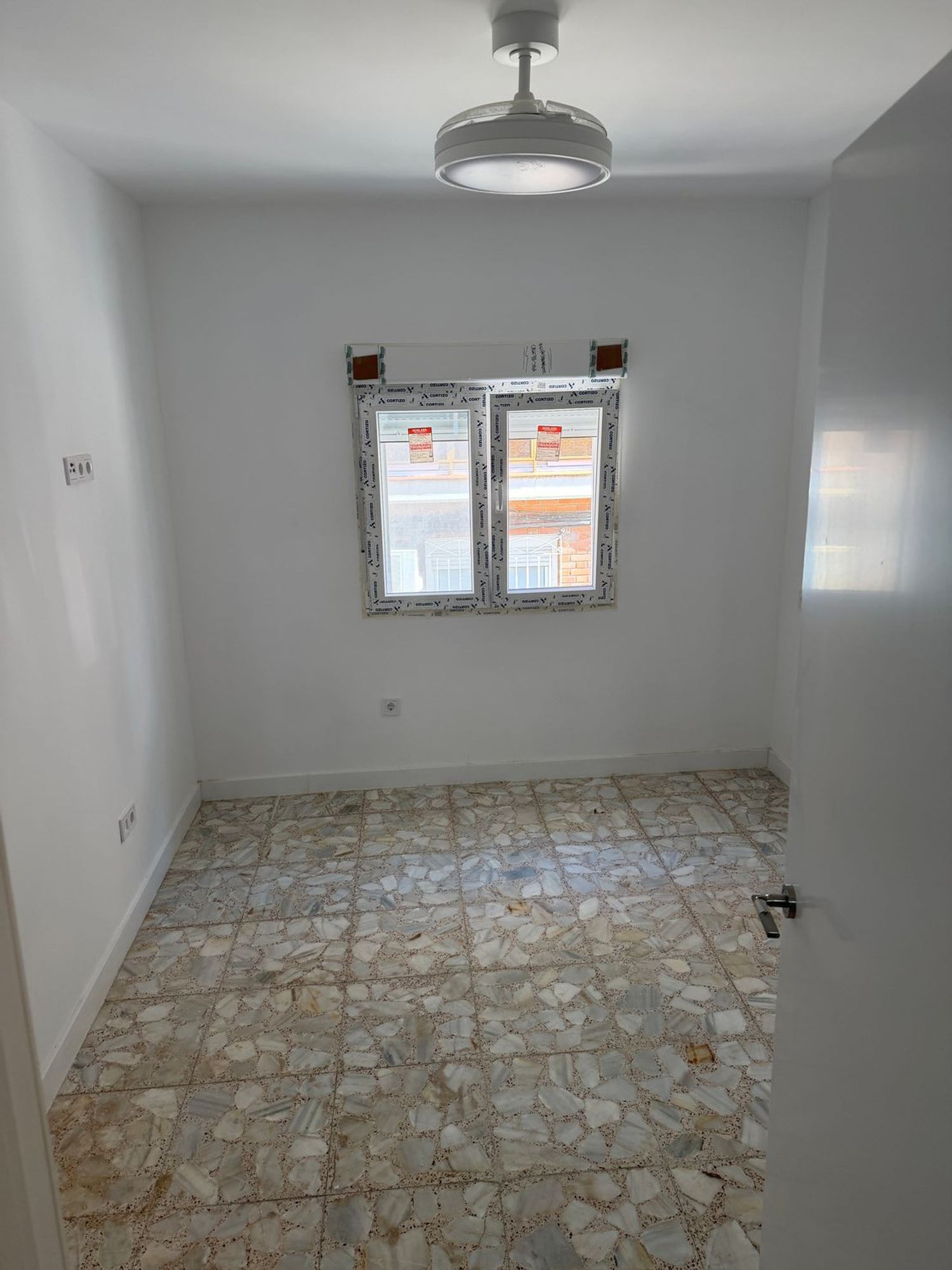 Alquiler de Estudio en Calle del Faisan, 5, Vírgenes, Leganés | 1.000 ...