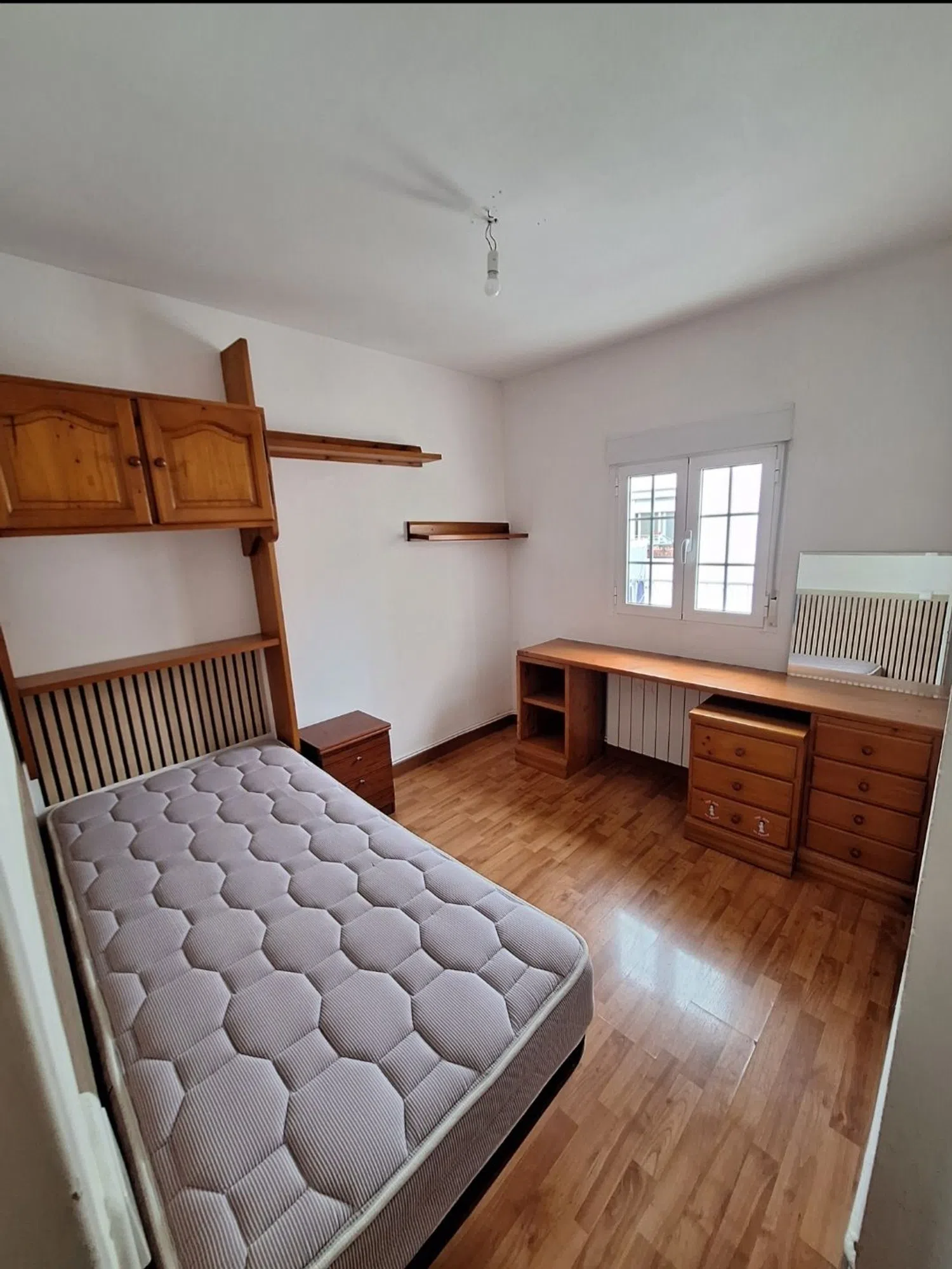 Alquiler de Piso en calle de la Madrina Salinas, 5, Las Fuentes ...